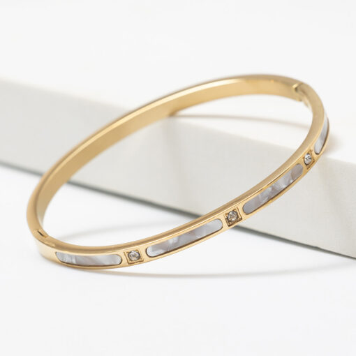 Yasmin Shell Pearl Bangle Bracelet - Pearlory